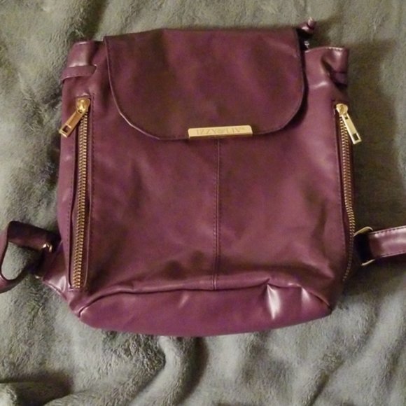 Izzy & Liv | Bags | Izzy Liv Vegan Leather Backpack Purse | Poshmark